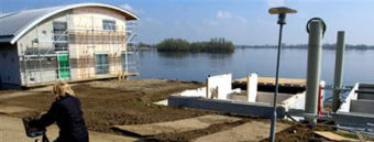 AMPHIBIOUS HOUSES FOR RISING WATER LEVELS