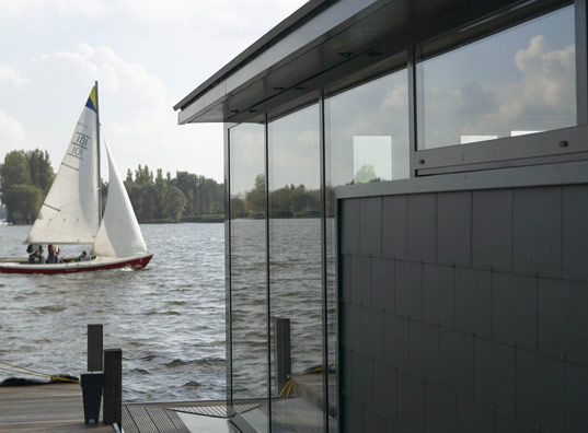 WATERSTUDIO’S FLOOD-RESISTANT ARCHITECTURE