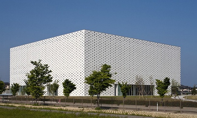 6,000 Circular Windows Flood Japan's Kanazawa Library With Light