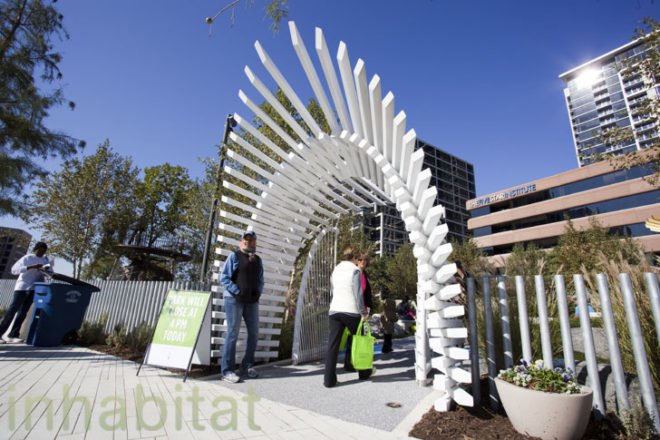 Klyde Warren Park Adds Much-Needed Green Space Atop the I-35 Freeway in ...