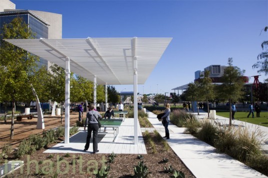 Klyde Warren Park Adds Much-Needed Green Space Atop the I-35 Freeway in ...