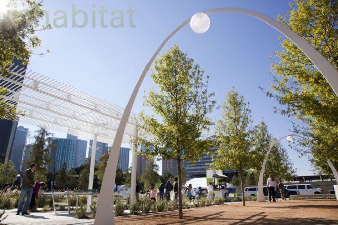 Klyde Warren Park Adds Much-Needed Green Space Atop the I-35 Freeway in ...