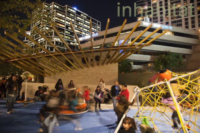 Klyde Warren Park Adds Much-Needed Green Space Atop the I-35 Freeway in ...
