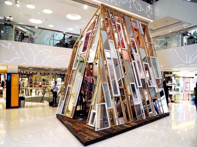 MOMO is a Pop-Up Shop Made From Dozens of Recycled Windows