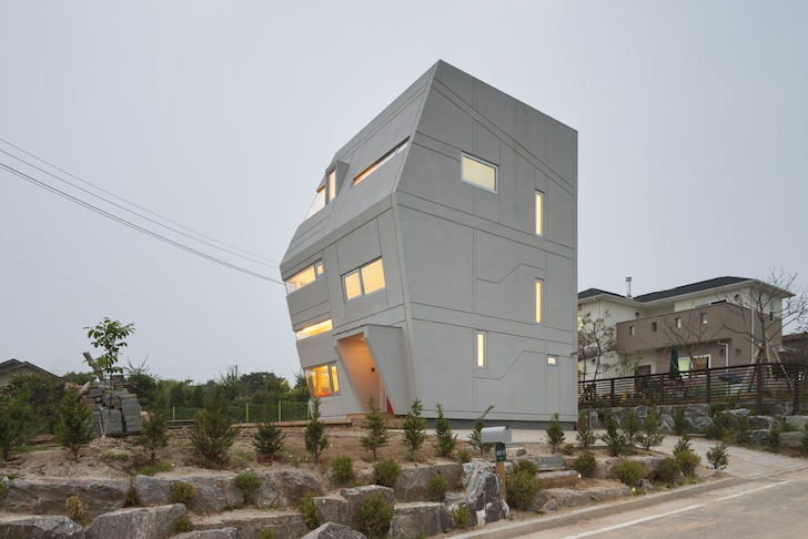The Force is Strong With This Sandcrawler-Inspired Star Wars House in ...