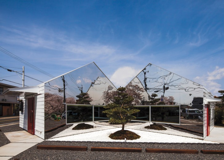 Japanese Architects Clad Roadside Cafe in Mirrors Just to Reflect ...