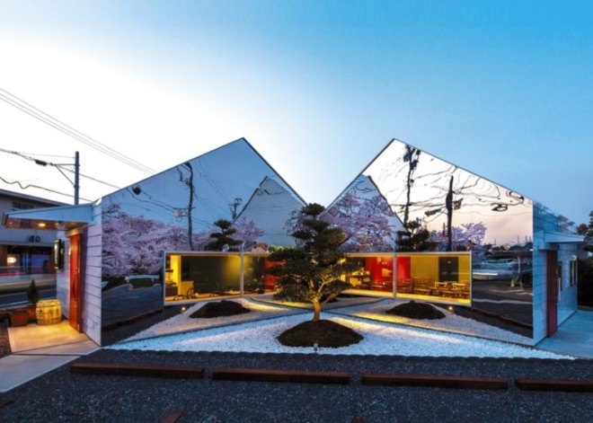 Japanese Architects Clad Roadside Cafe in Mirrors Just to Reflect ...