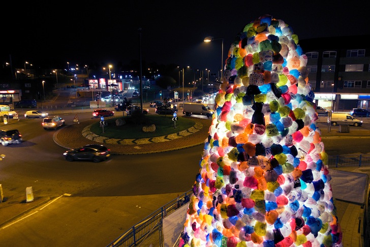 Consumerist Christmas Tree uses 2,000 plastic bags to make you rethink ...