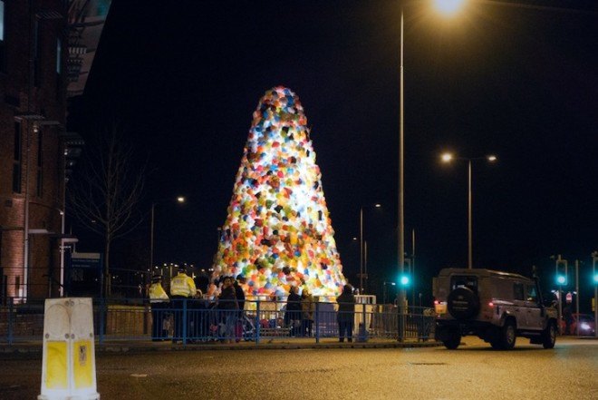 Consumerist Christmas Tree uses 2,000 plastic bags to make you rethink ...