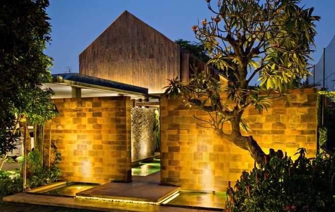 Wooden DRA House in Bali shuns Western aesthetics for an indigenous ...