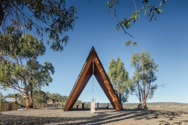 This tent-shaped chapel in Portugal is in tune with nature