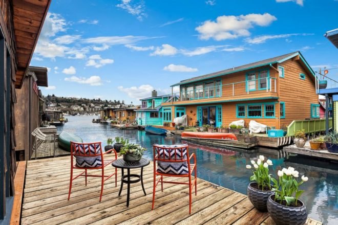 This whimsical houseboat in Seattle is straight out of a fairy tale