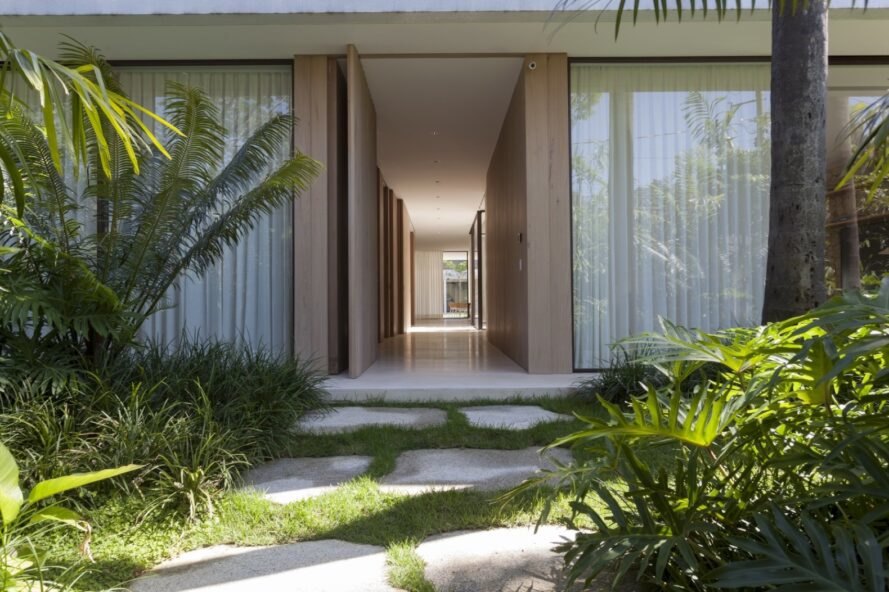 A modernist home in Brazil brings a tropical garden indoors