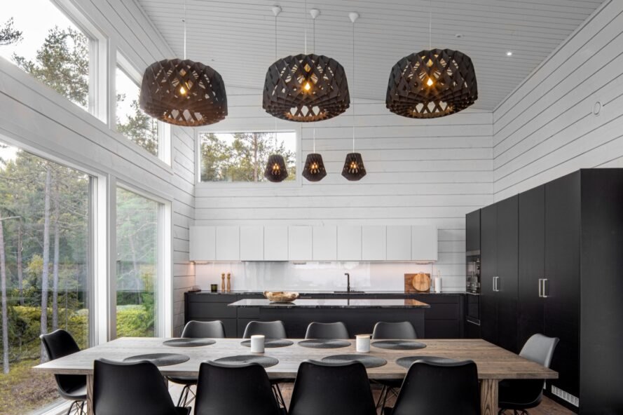 Stunning House on the Rocks uses geothermal power