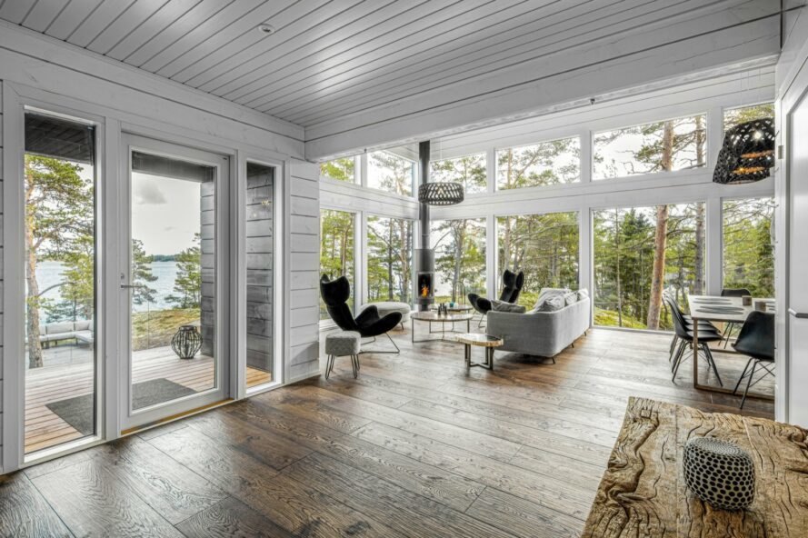 Stunning House on the Rocks uses geothermal power